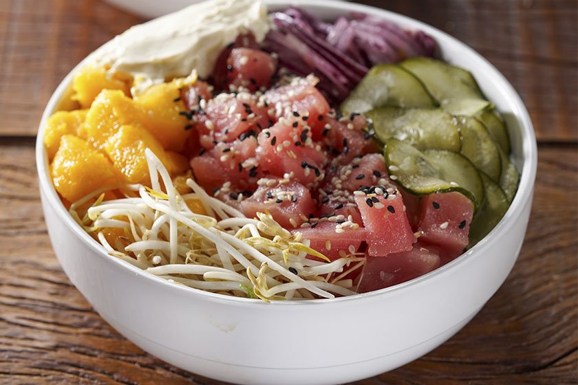 Sushiloko se rende à moda gastronômica e inclui poke no cardápio