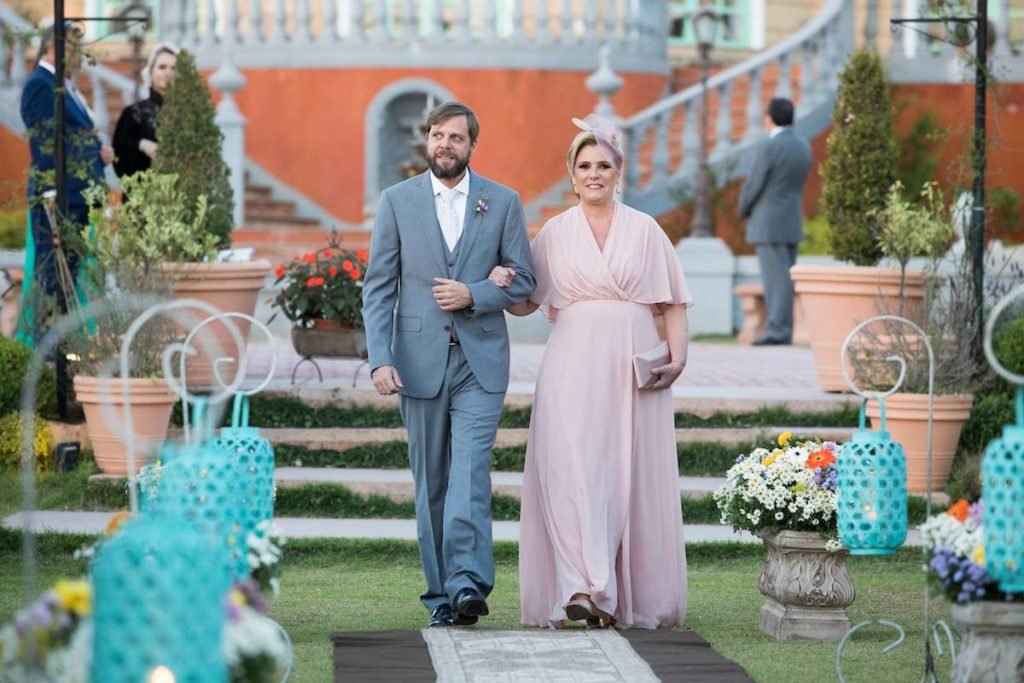 Raquel Ribeiro e Daniel Caputo Bastos celebram união ao entardecer ...