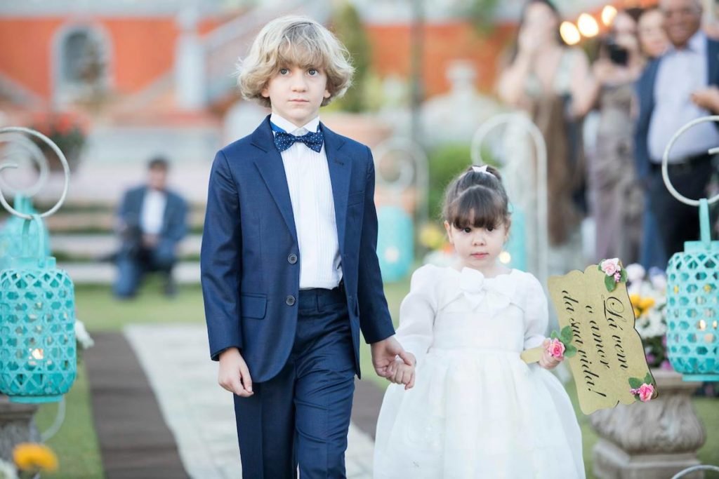 Raquel Ribeiro e Daniel Caputo Bastos celebram união ao entardecer ...