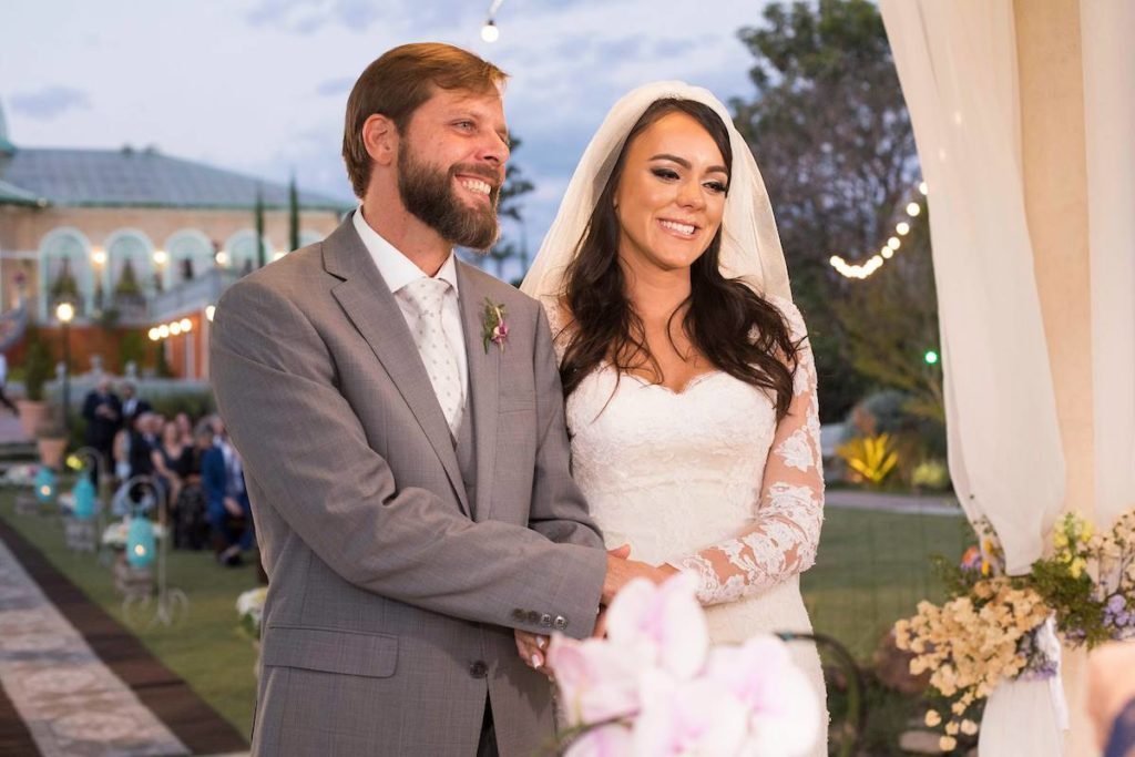 Raquel Ribeiro e Daniel Caputo Bastos celebram união ao entardecer ...