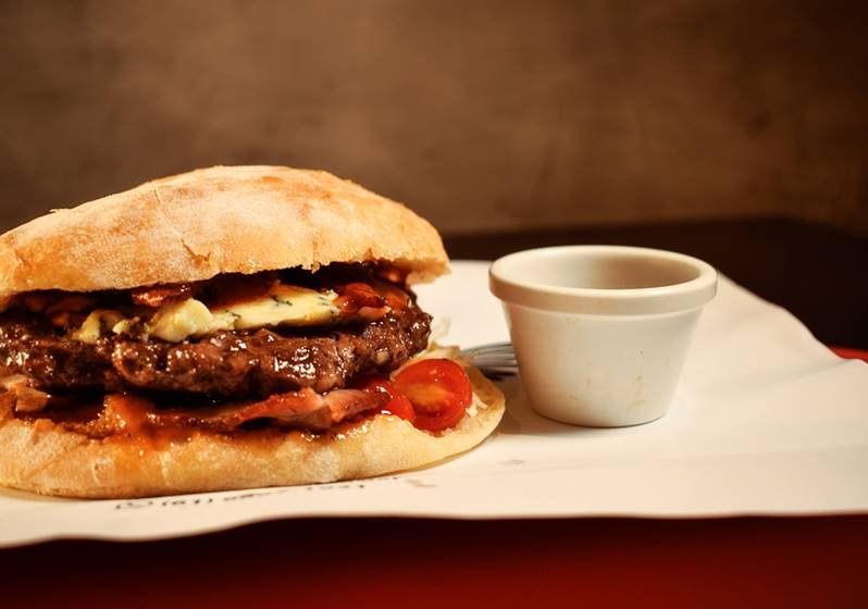 Belgrado apresenta cultura gastronômica da Sérvia no BSBurguer Fest