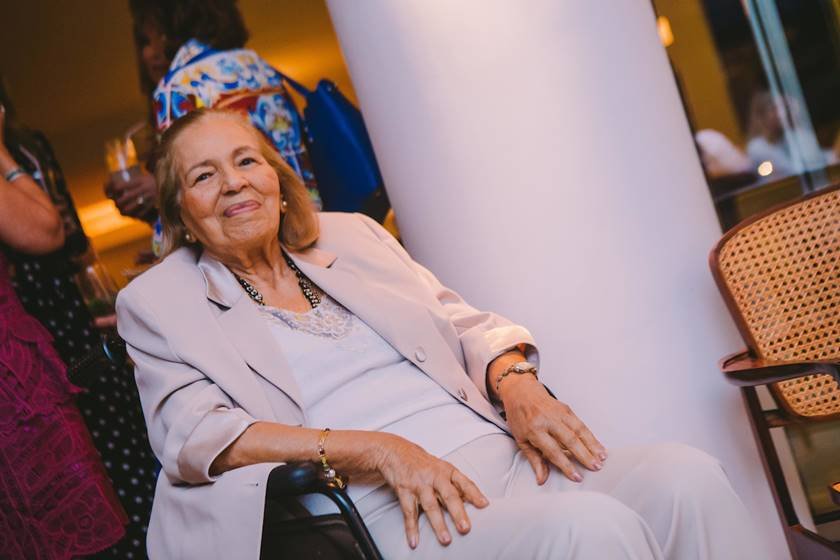 Mayra Perin abre as portas para celebração do b-day de Isabelle Jabour