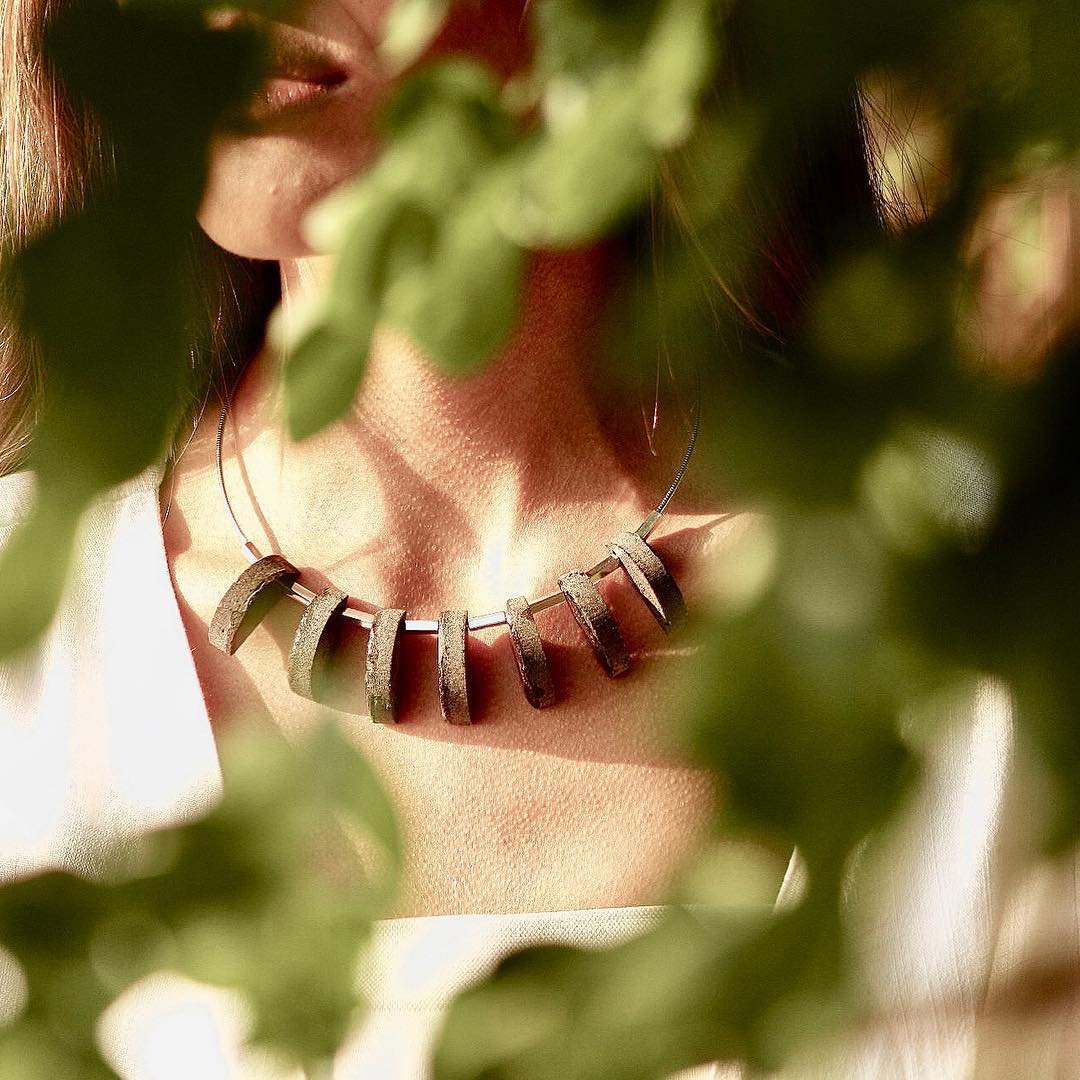 Projeto Recoffee Design transforma borra de café em joias ecológicas ...