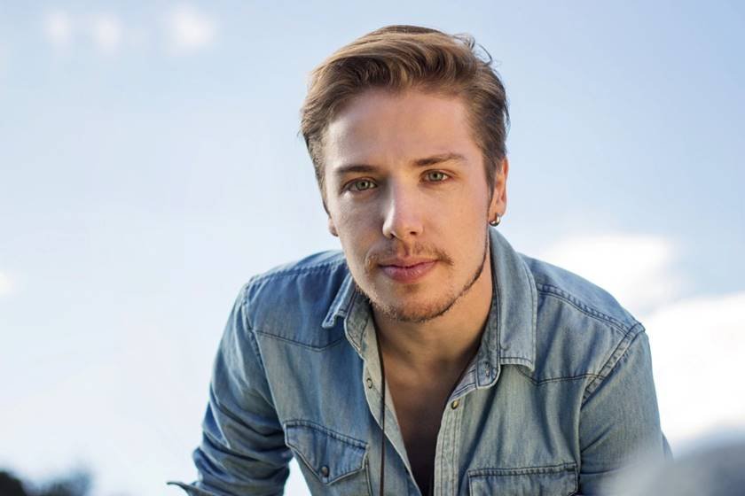 Conheça a trajetória de Jefferson Schroeder, o homem das mil vozes ...