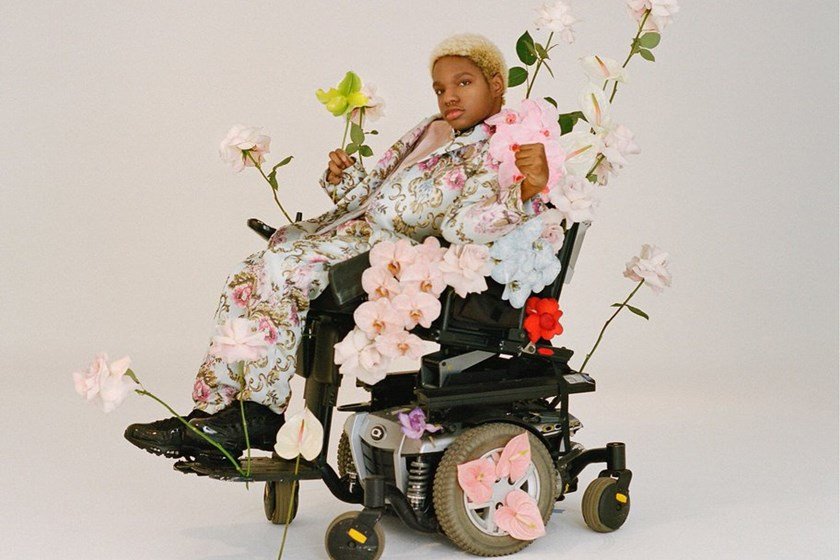 Representatividade: modelo Aaron Philip é contratada por agência ...