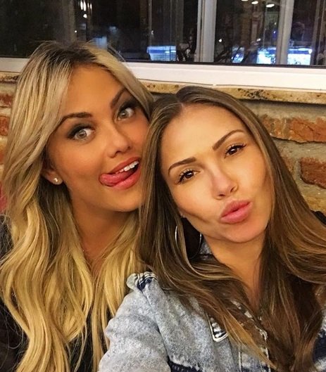 Iza Roche aparece só de lingerie e dá boa noite aos fãs: “Ao natural ...