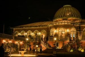 Valentina Delella comemora os 15 anos com festa entre amigos