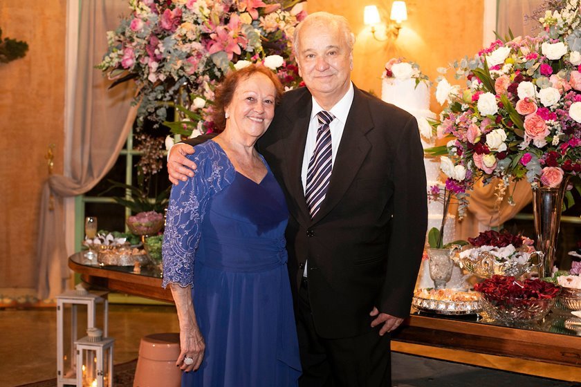 Valentina Delella comemora os 15 anos com festa entre amigos | Metrópoles