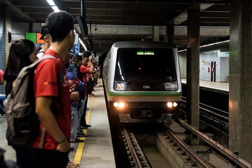 Superlotado e com falhas, metrô do DF está longe de entrar nos trilhos ...