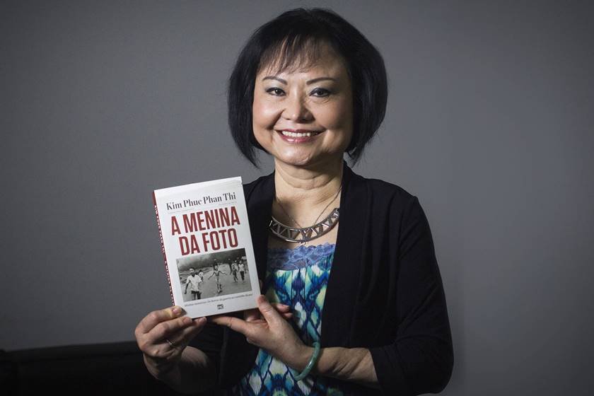 Kim Phuc: saiba como está a menina da icônica foto da guerra do Vietnã ...