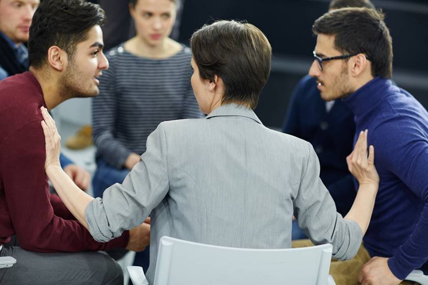 Discutir política no trabalho é uma boa? Veja dicas de como agir ...