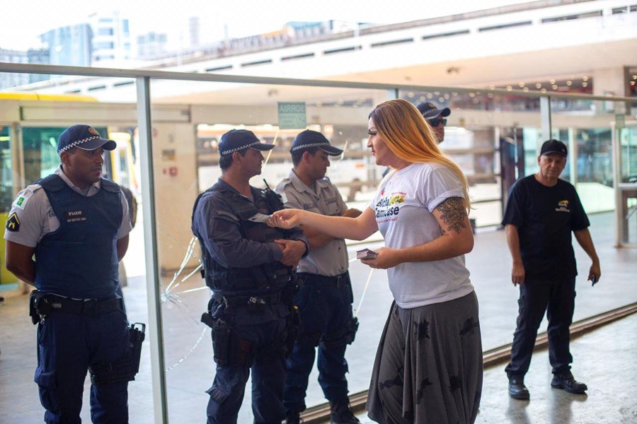 Rafael da Escóssia: brasileiro, solteiro, artista, bicha-camicase ...