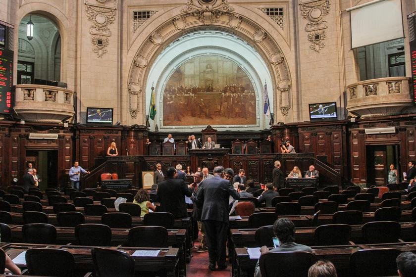 Alerj inicia trabalhos com seis de seus 70 deputados eleitos presos ...