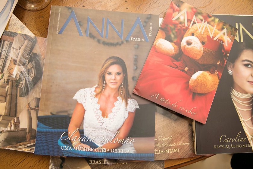 Anna Paola Frade lança edição da revista Anna, com Claudia Salomão ...