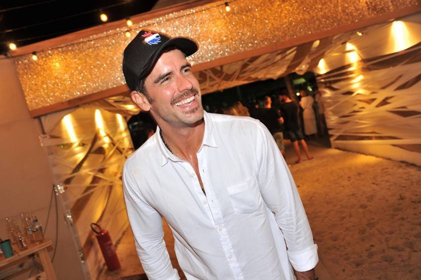 Galã de novelas, Marcos Pitombo assume namoro com diretor | Metrópoles