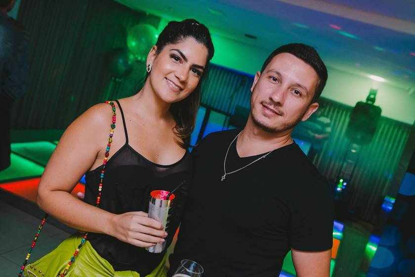 Flash back: Julia Mendonça comemora aniversário com balada retrô ...