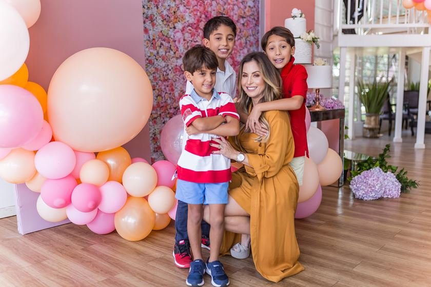 Mari Ferola celebra aniversário em petit comité para amigos e família ...