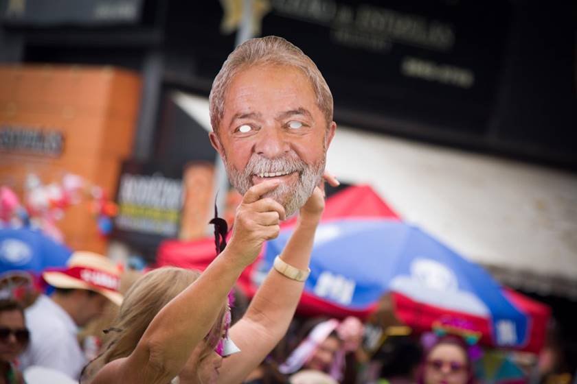 Pacotão desfila com irreverência pelas ruas de Brasília | Metrópoles