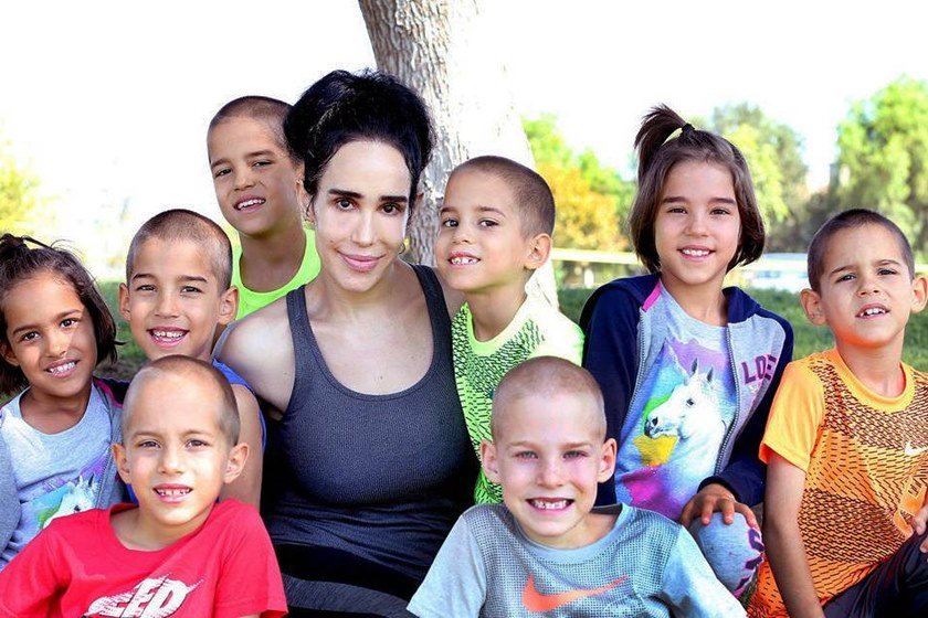 Mulher dá à luz seis gêmeos em parto que durou apenas nove minutos ...