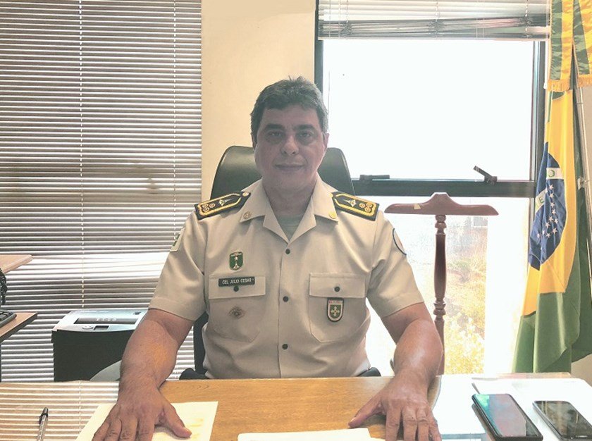 Ibaneis exonera chefe da Casa Militar e descarta novas mudanças no GDF ...