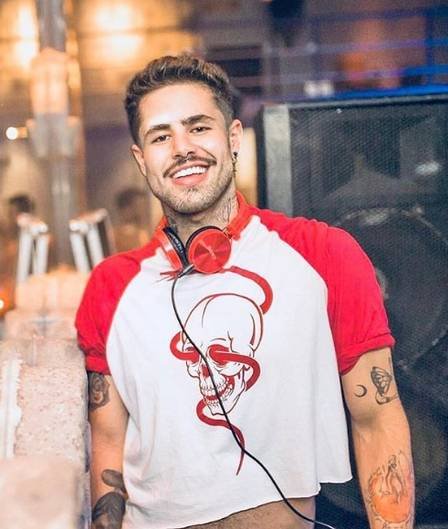 Leandro Buenno, ex-The Voice Brasil, mostra namorado modelo e bonitão ...