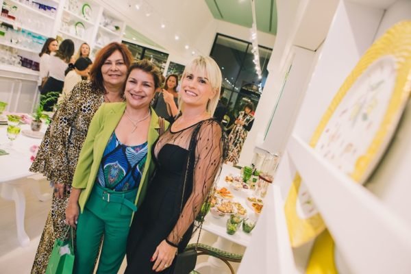 Renata Andrade lança coleção Pomar de Jabuticabeiras, de Tânia Bulhões ...