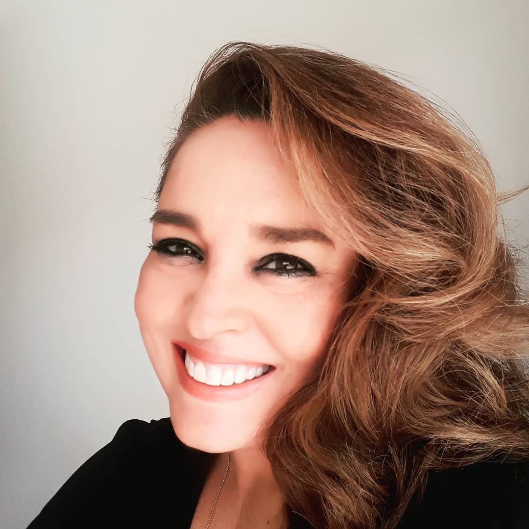 Emoção pura! Suzy Rêgo desaba em choro ao ver pai no palco do Encontro