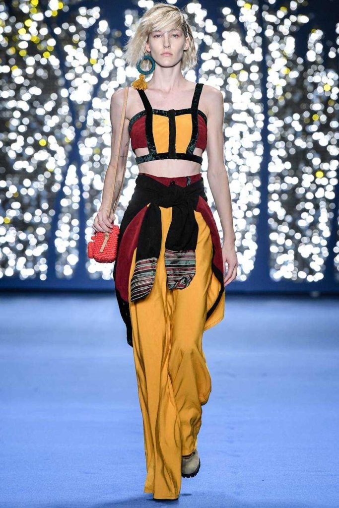 Moda praia elegante: veja os destaques de beachwear do SPFWN47 | Metrópoles