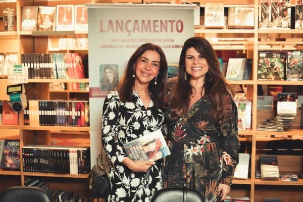 Janine Brito lança livro em noite de autógrafos | Metrópoles