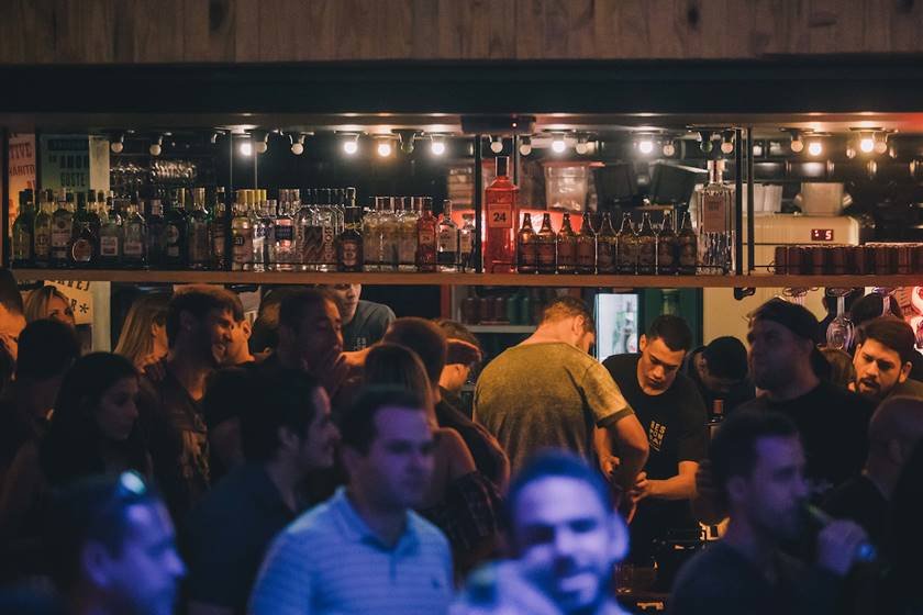 Bar Responsa comemora aniversário de um ano com festa animada | Metrópoles