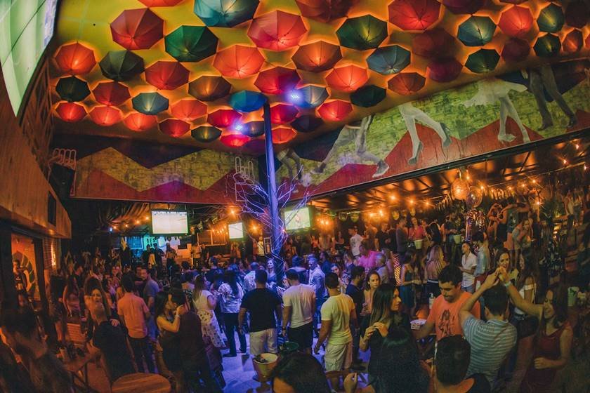 Bar Responsa comemora aniversário de um ano com festa animada | Metrópoles