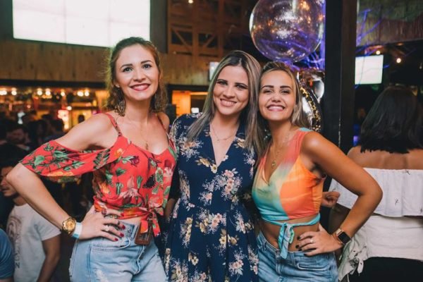 Bar Responsa comemora aniversário de um ano com festa animada | Metrópoles