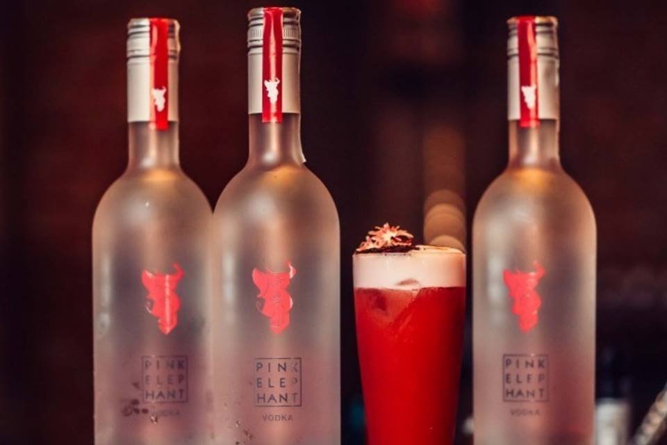 Vodca Pink Elephant passa a ser vendida on-line