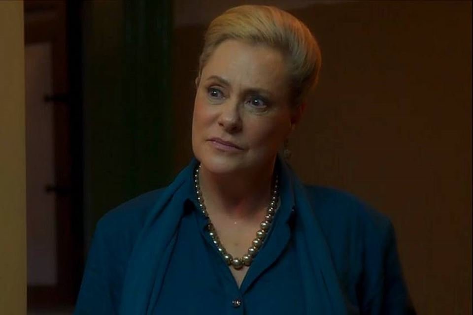 Elizabeth Savalla não fala em especial e se magoa com a Globo | Metrópoles