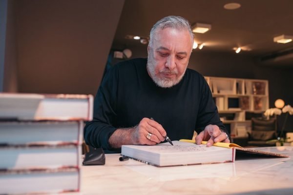 Arquiteto de fama internacional, Sig Bergamin lança livro Maximalism ...