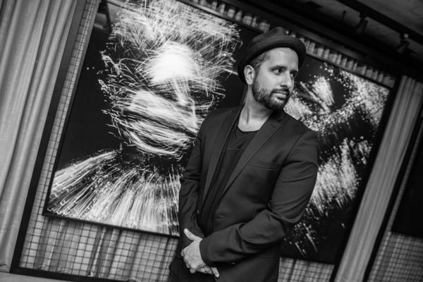 Fotógrafo Gabriel Wickbold lança livro na galeria Divino Quadro ...