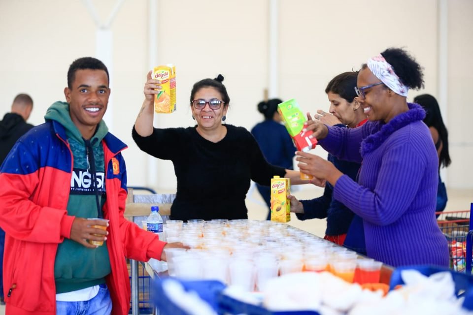 Após 48 horas acampados, 10 já conseguiram emprego em mercado do DF ... Após 48 horas acampados, 10 já conseguiram emprego em mercado do DF ...