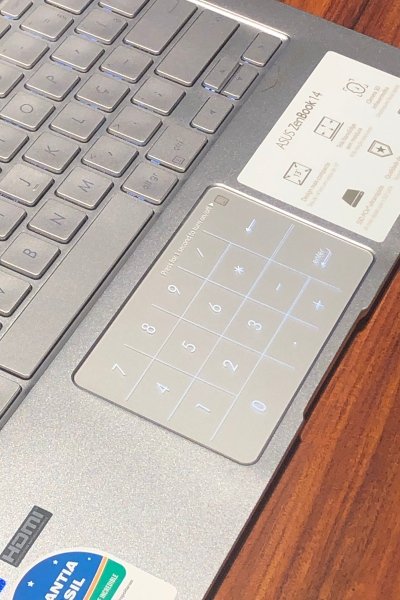 Asus lança notebooks com duas telas e touchpad inteligente | Metrópoles