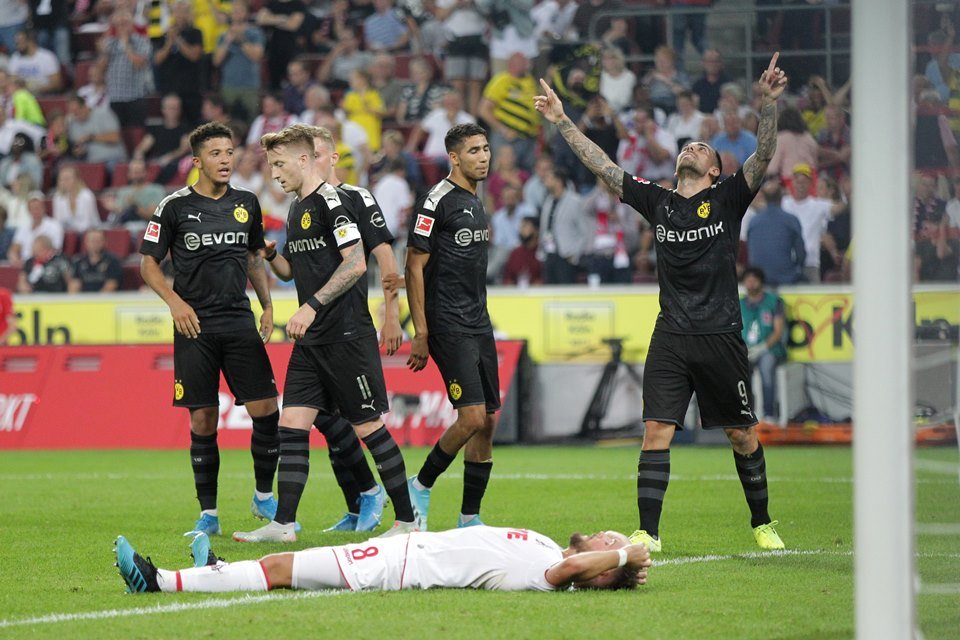 Com mais uma virada, Dortmund bate Colônia e se mantém 100% no Alemão ...