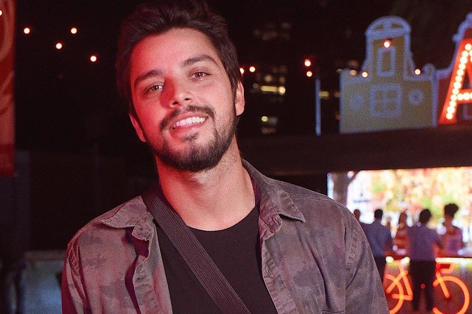 Rodrigo Simas diz não ter vontade de ser pai: “Sou bem-resolvido ...