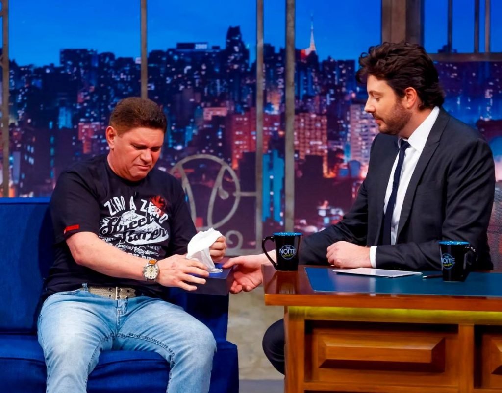 Batoré chora muito e desabafa após retorno à Praça É Nossa | Metrópoles