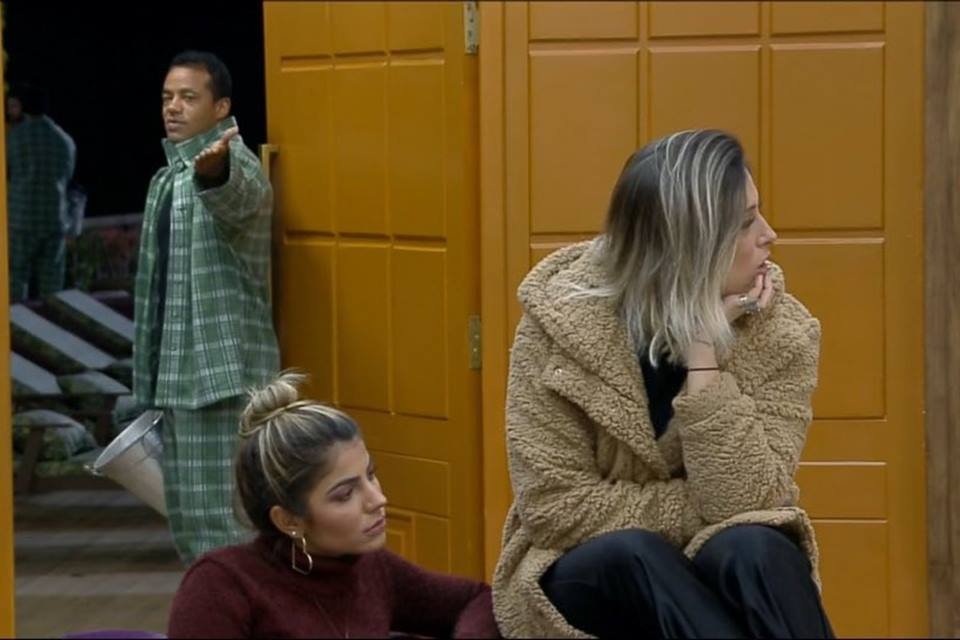 A Fazenda 11: Phellipe Haagensen encara Hariany e chama de “delícia ...