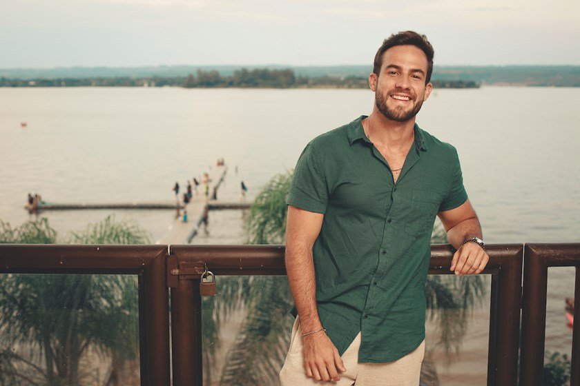 Daniel Adjuto se solidariza com Fabiano Contarato após depoimento na CPI | Metrópoles