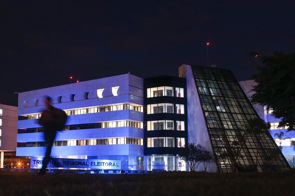 TRE-DF: Francisco Amaral toma posse como desembargador substituto ...