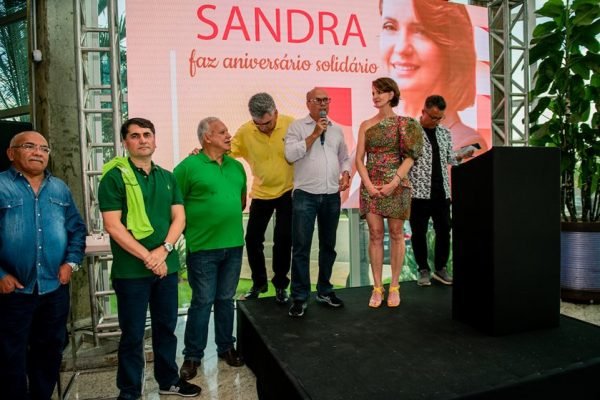 Sandra Maria Rodrigues celebra aniversário em festa solidária | Metrópoles