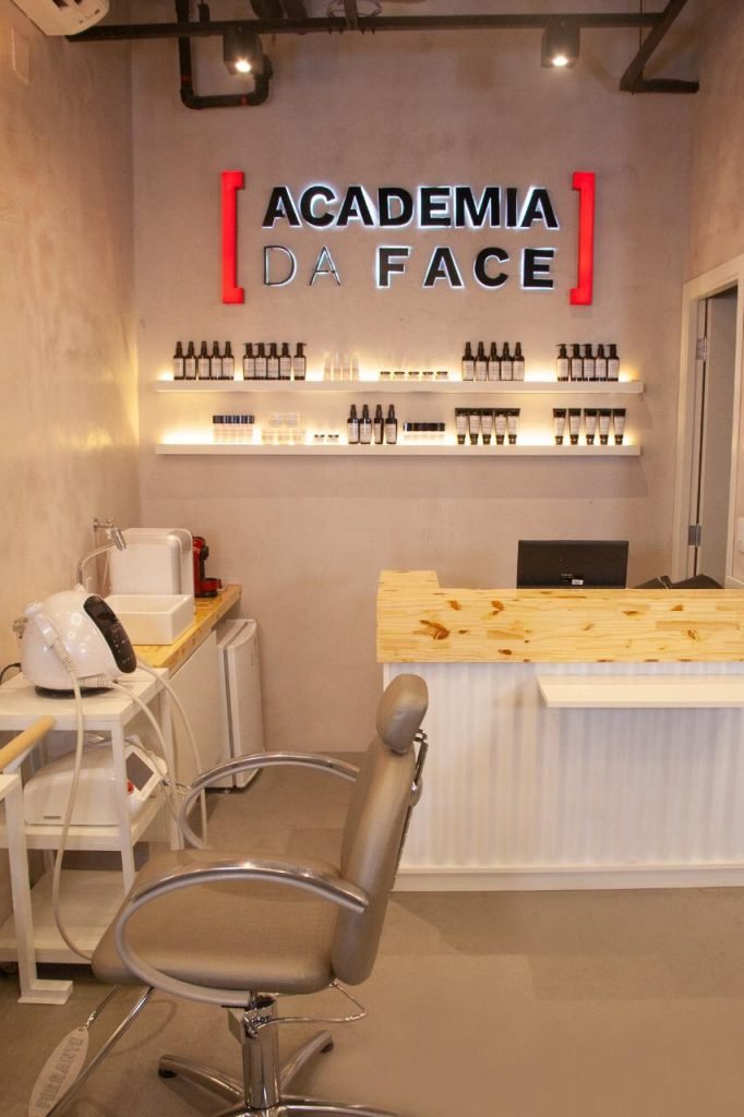 A 1ª academia da face do país confirma: malhar o rosto é preciso ...