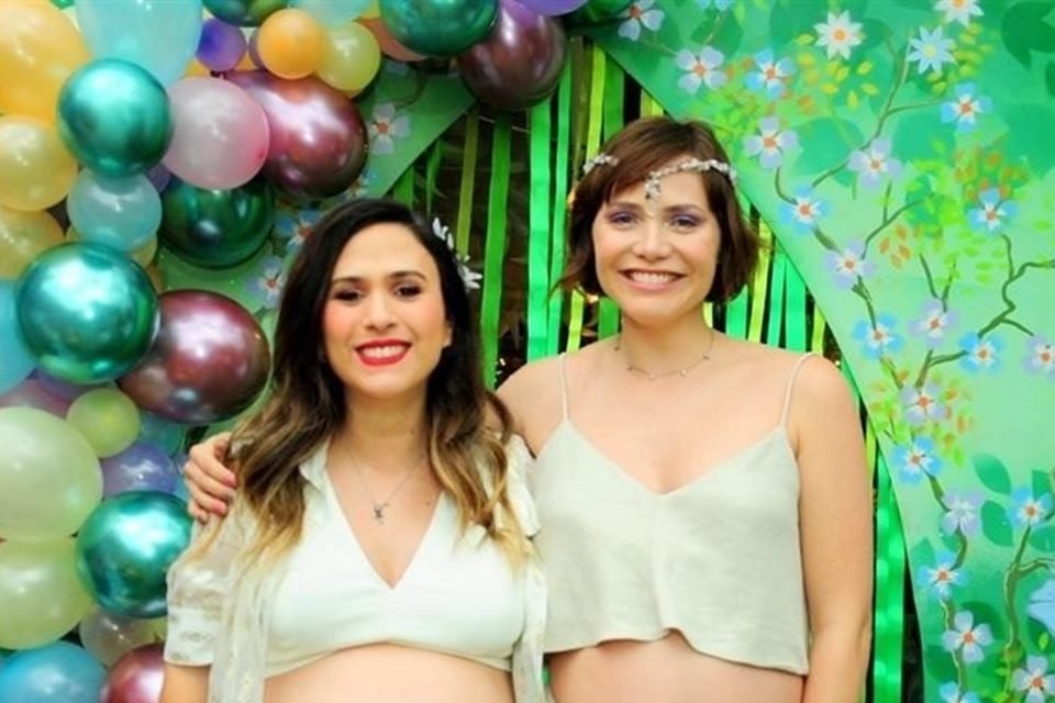 Tatá Werneck e Letícia Colin postam foto amamentando os filhos | Metrópoles