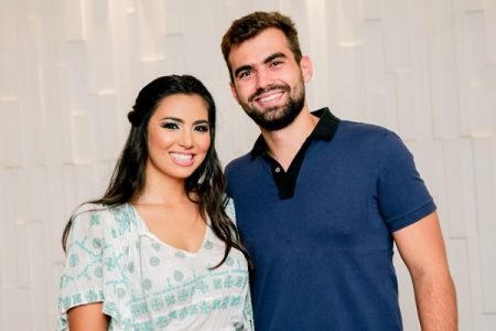 Ao som de música sertaneja, Isabella Lim comemora 23 primaveras ...