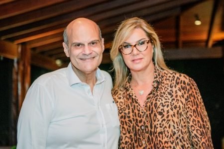 Ao som de música sertaneja, Isabella Lim comemora 23 primaveras ...