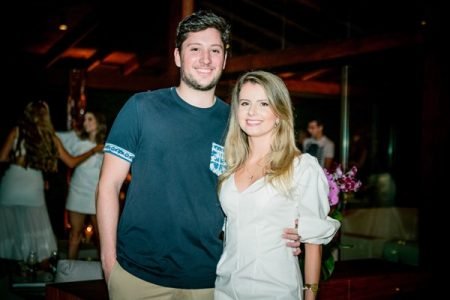 Ao som de música sertaneja, Isabella Lim comemora 23 primaveras ...